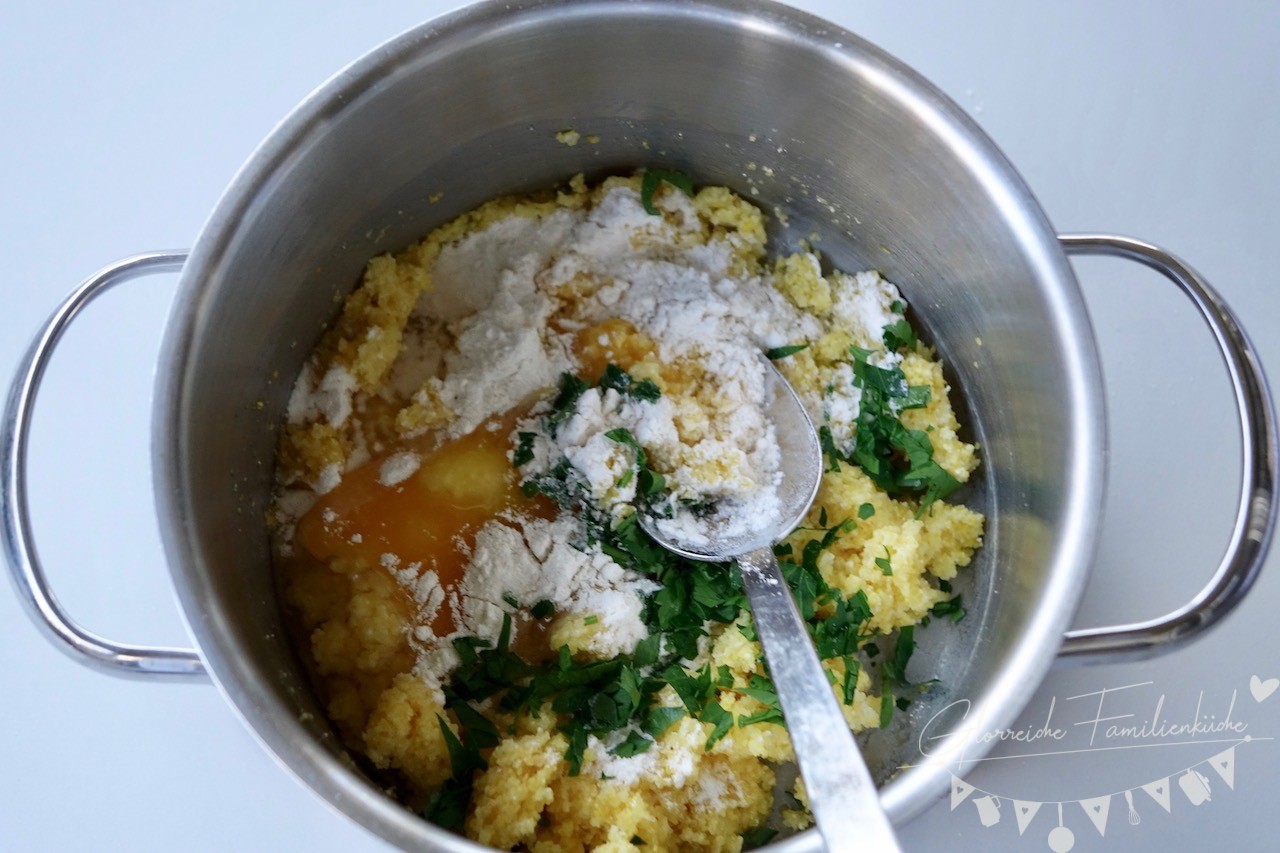 Maisgrießknödel - Glorreiche Familienküche